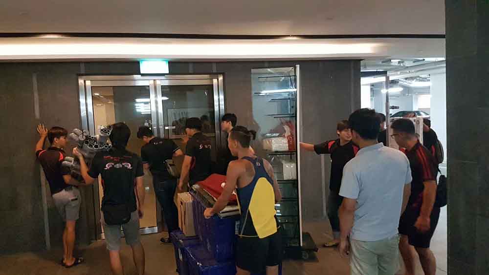 Professional Fish Tank Mover Service, Aquarium Transport - N30 Tank