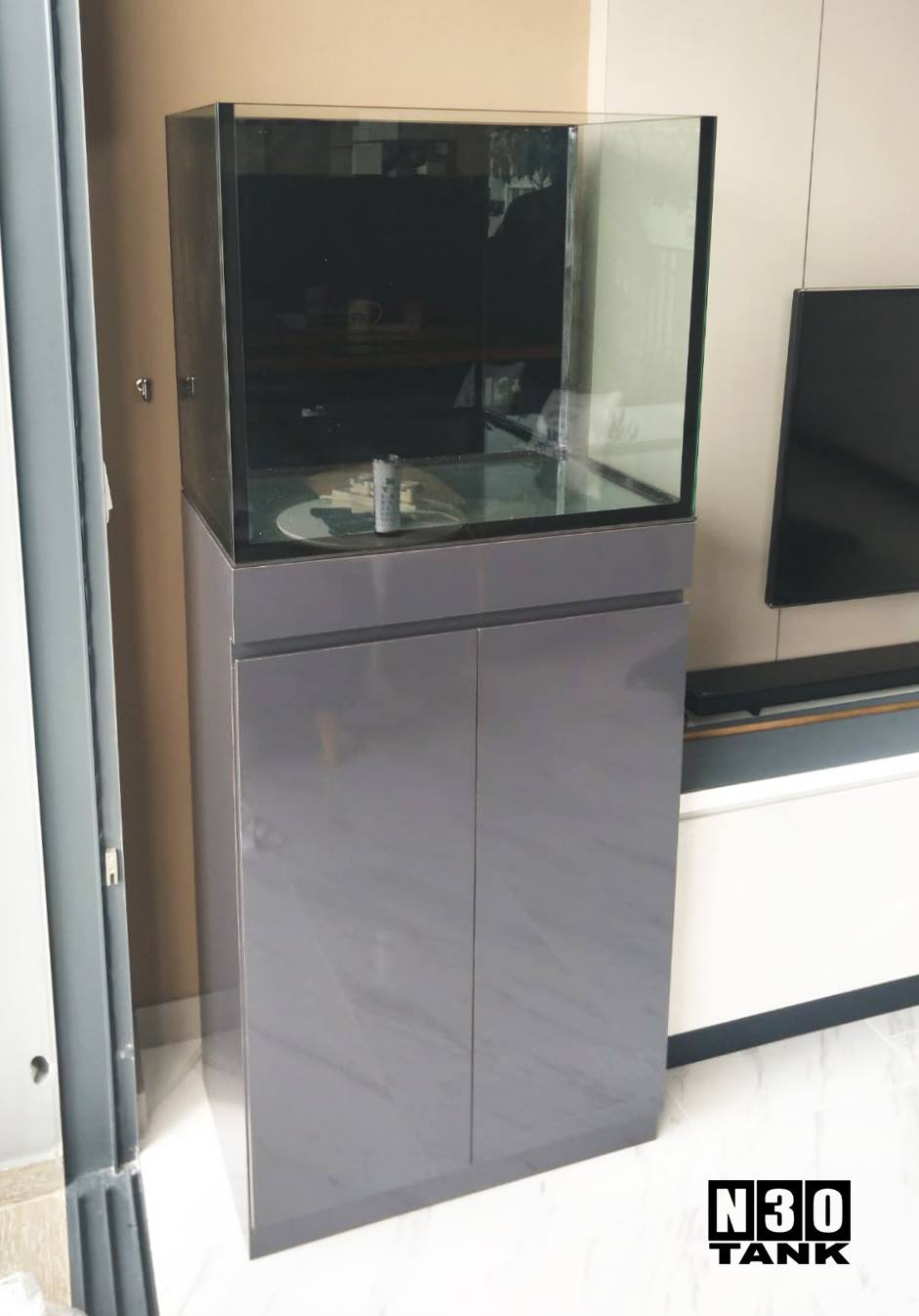 Small Fish Tanks - Compact, Sleek Custom-Made Aquarium - N30 Tank
